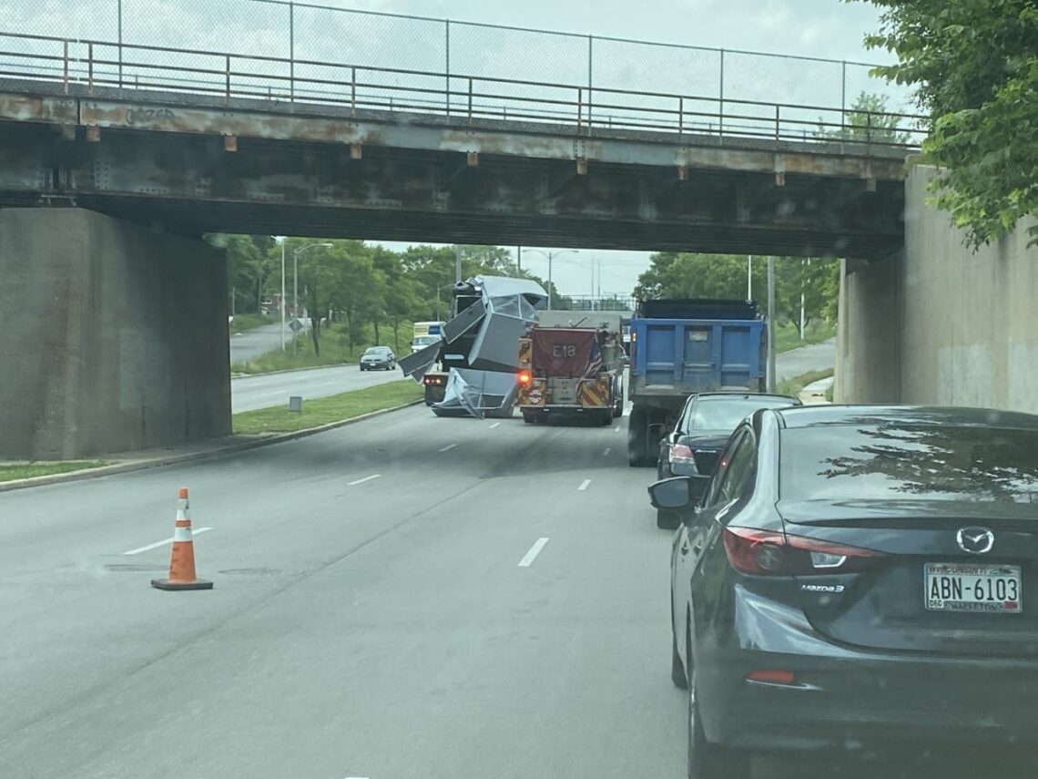 Semi crashes at bridge on Capitol Drive in Milwaukee - WTMJ