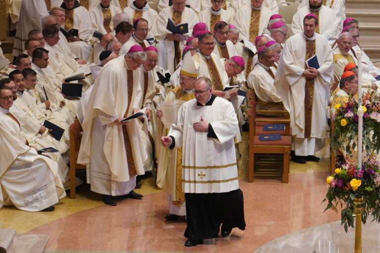 New Milwaukee Archbishop Jeffrey Grob formally installed - WTMJ