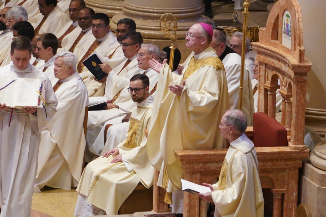 New Milwaukee Archbishop Jeffrey Grob formally installed - WTMJ
