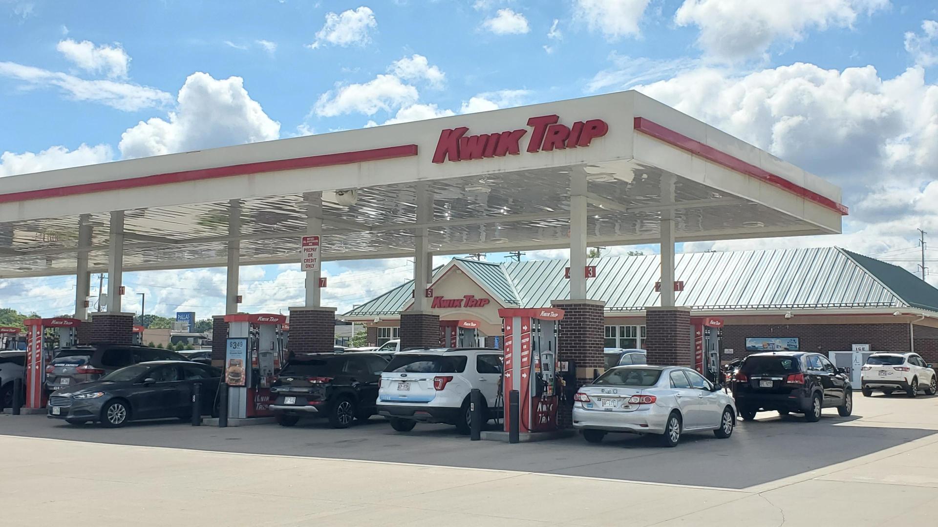 Wisconsin gas prices hit 4-year high - WTMJ