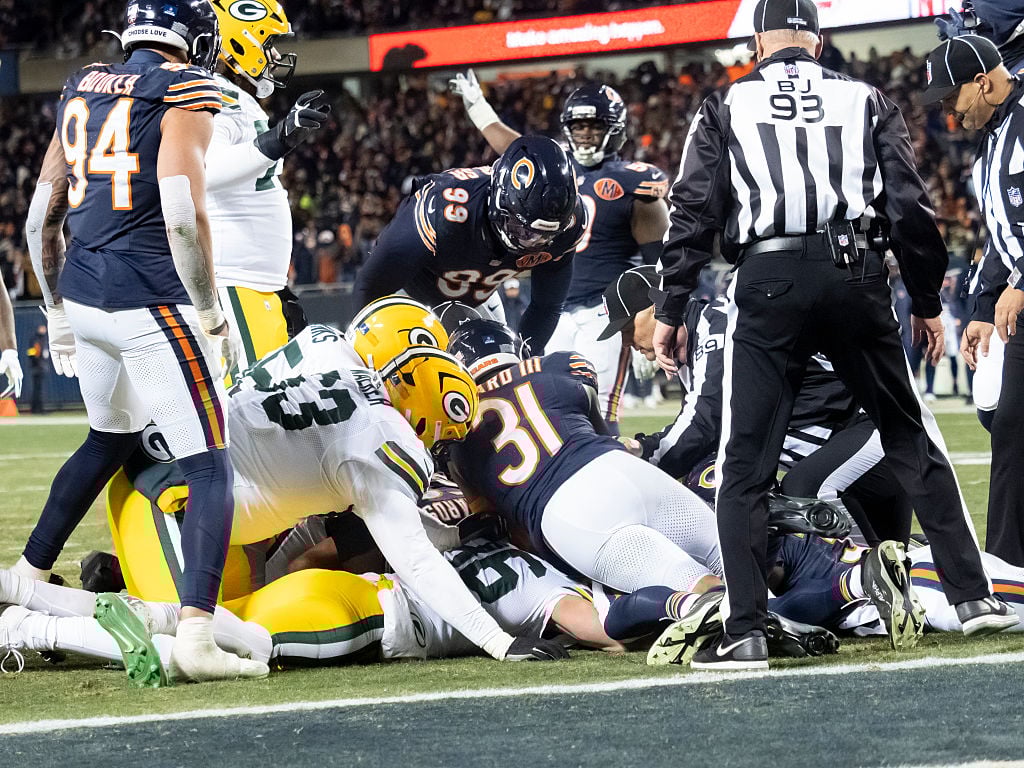 Bears stun Packers 22-16 - WTMJ