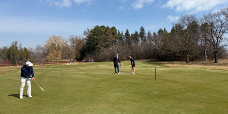 Fore! Golf courses officially open for Milwaukee County Parks - WTMJ