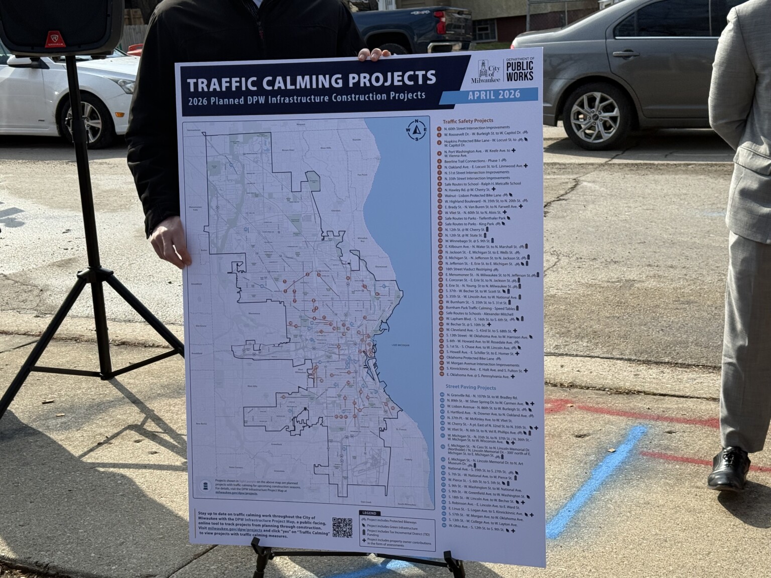 Milwaukee unveils traffic calming projects across the city - WTMJ