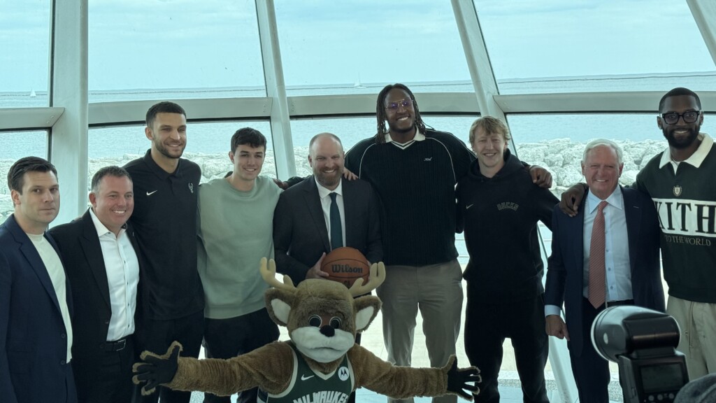 Bucks introduce new head coach Taylor Jenkins at Milwaukee Art Museum ...