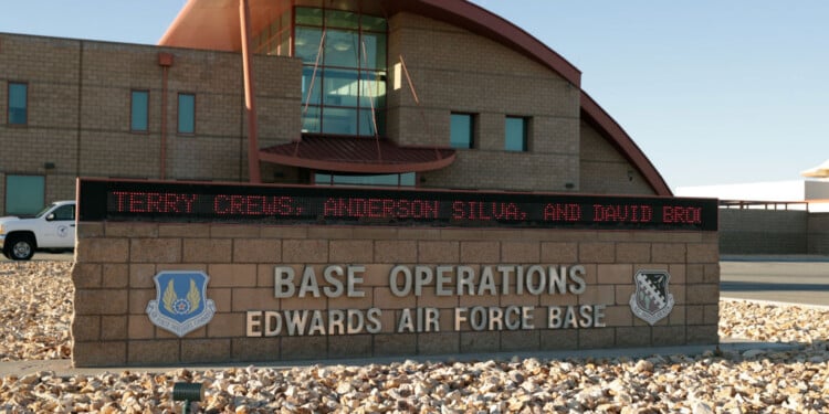 B-52 bomber crashes after takeoff at US military base in Southern ...